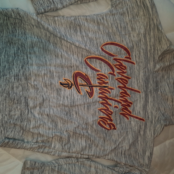NBA | Shirts | Cleveland Cavaliers Long Neck | Poshmark